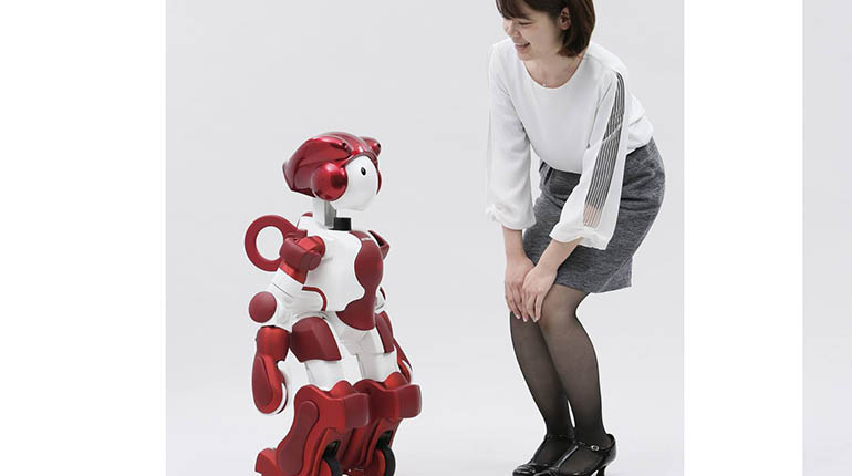 Emiew 3, el robot listo para asistir a los clientes | Los Tiempos