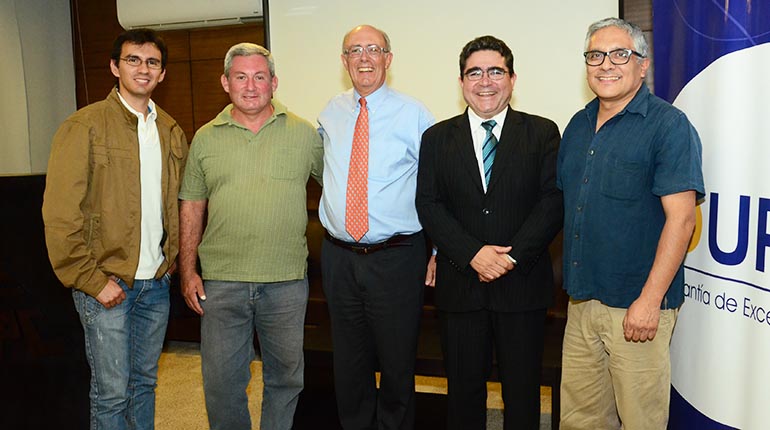 Kenneth Hoadley dicta conferencia sobre Agronegocios en Bolivia | Los ...