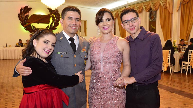 La ECEM ofreció un vino y cena de honor | Los Tiempos