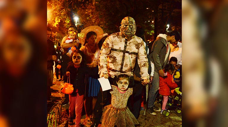 Disfraces, golosinas y diversión en la noche de Halloween | Los Tiempos