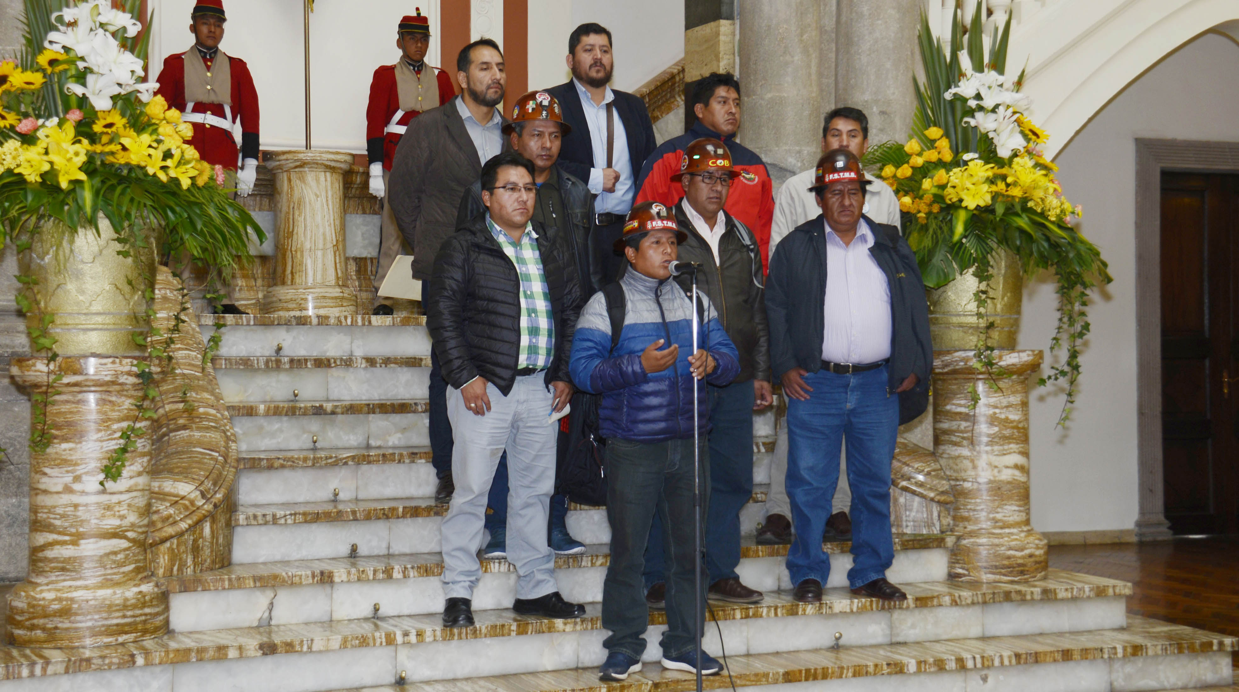 Tras reunión con COB, Gobierno compromete Bs 6 mil millones para ...