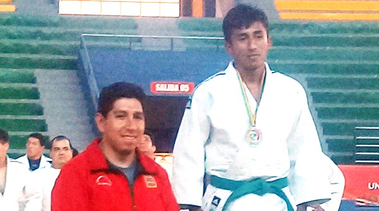 Medrano, triple ganador en Premios Kanata | Los Tiempos