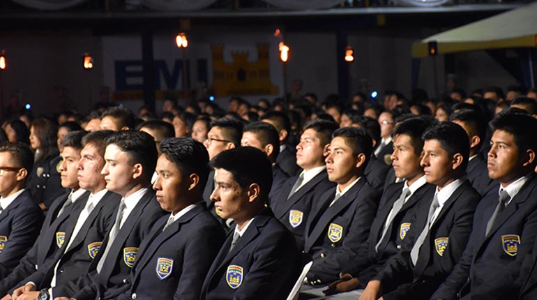 Bienvenida a estudiantes nuevos a la EMI | Los Tiempos
