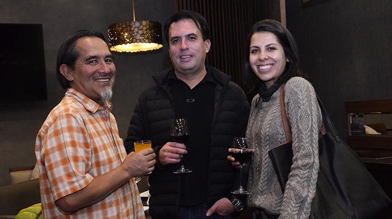 El artista Freddy Murillo habla sobre su obra en una velada | Los Tiempos