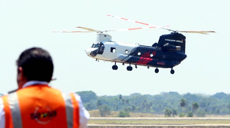 Chinook inicia operaciones, y lluvias bajan a 27 los incendios en Santa ...