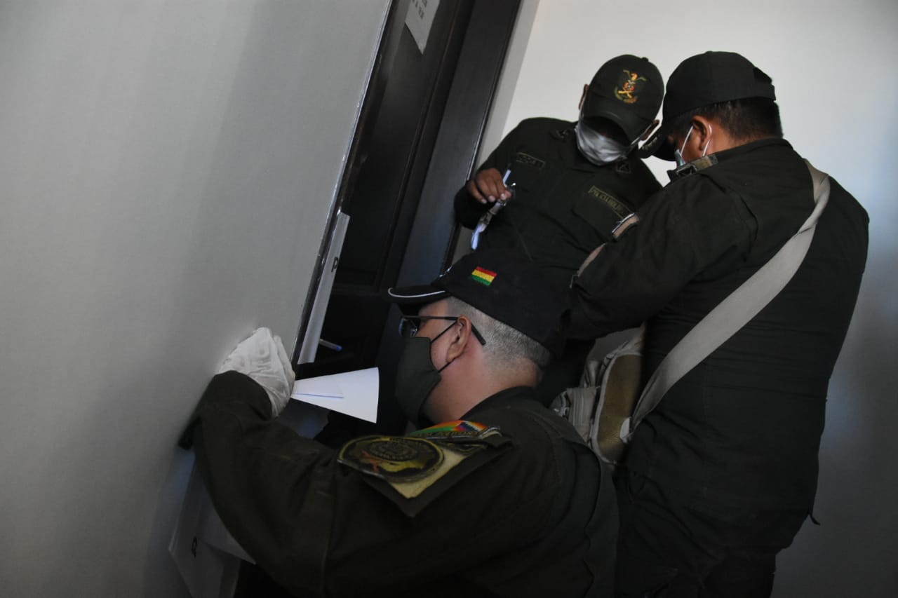 Fiscalía y Felcc allanan oficinas de Contrataciones de la Alcaldía de ...