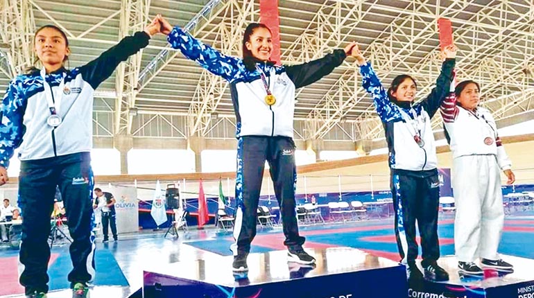 Ángela Jasmín Avilés, una karateca con grandes dotes | Los Tiempos