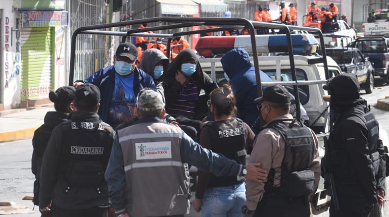 Detienen a seis personas en la zona sur por incitar a romper la ...