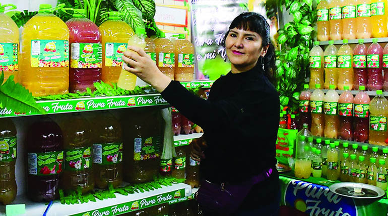 Ofrecen jugos naturales y cerveza artesanal en la Fexco | Los Tiempos