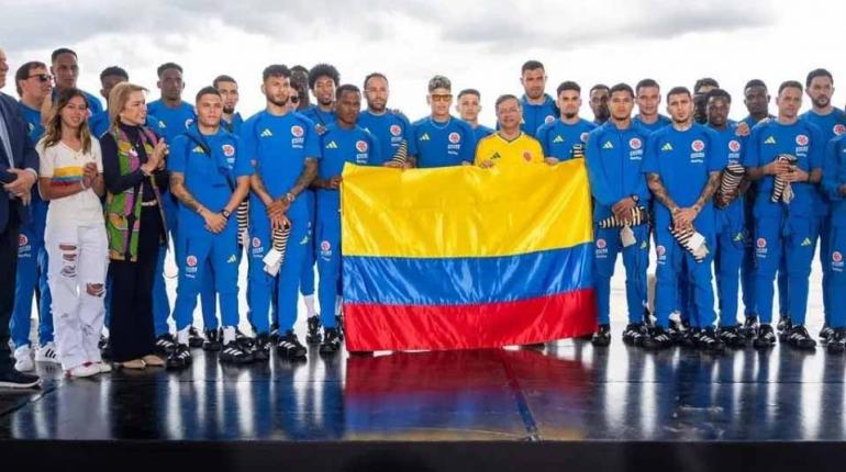 Colombia viajó rumbo al Mundial 2026: presidente Petro entregó la ...