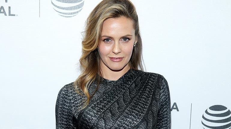 Alicia Silverstone se desnuda para denunciar el maltrato animal | Los ... Alicia Silverstone se desnuda para denunciar el maltrato animal | Los ...